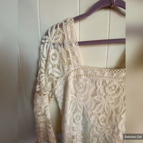 Solitaire | Dresses | Ivory White Lace Overlay Long Sleeved Dress Size ...